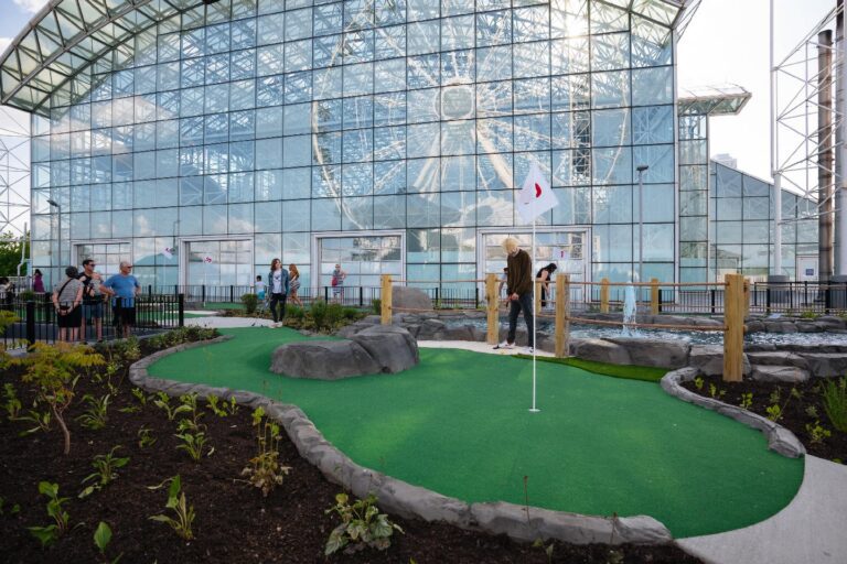 Pier Park Mini-Golf | Navy Pier